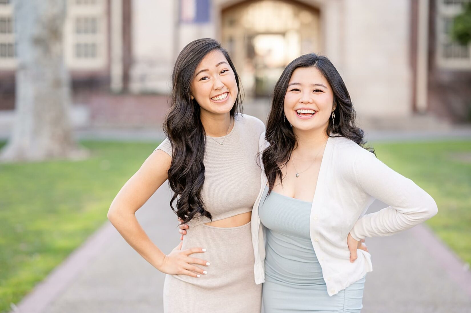 Make Your Graduation Shoot a Bestie Friend Group Session | University ...