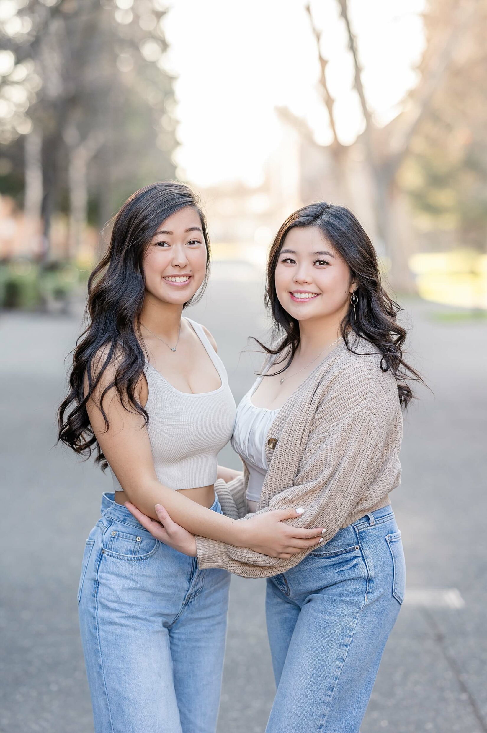 Make Your Graduation Shoot a Bestie Friend Group Session | University ...